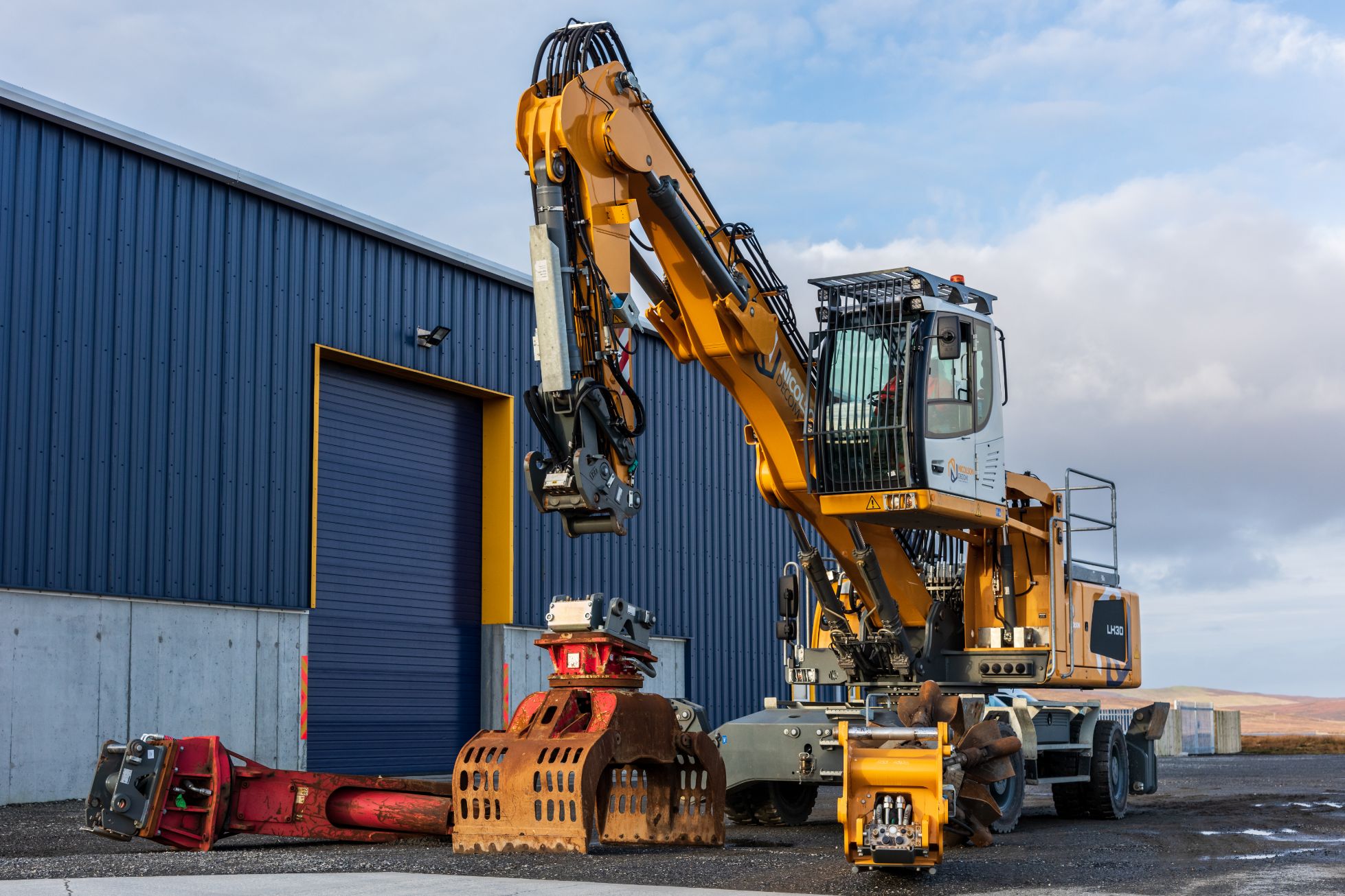 New Liebherr LH30M Multi-User demolition excavator | EMN Plant
